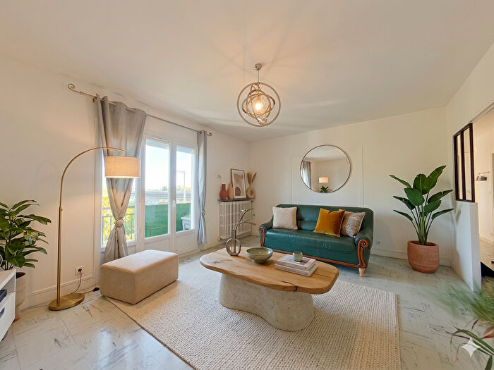 Saint-Cyr-sur-Loire, Maisons Blanches : Appartement 4 pièces à vendre