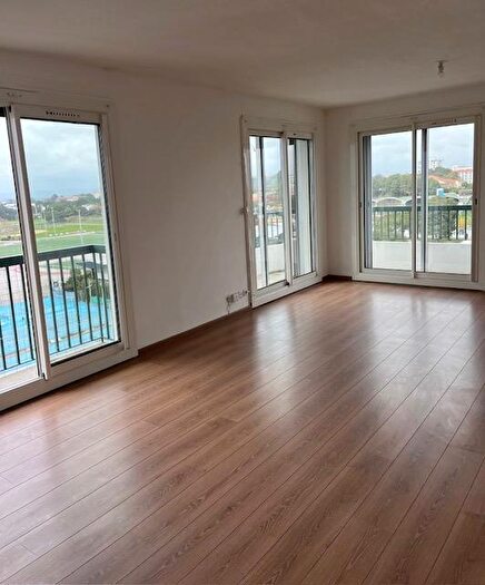 Appartement à louer - Perpignan, Moulin-à-Vent, Vertefeuille - 3 pièces - 2 chambres