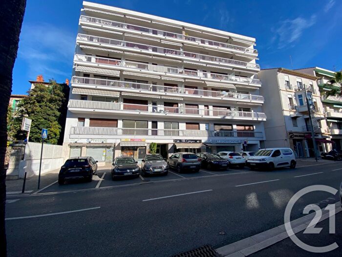 Appartement à louer - Le Cannet, Centre-ville - 2 pièces - 1 chambre