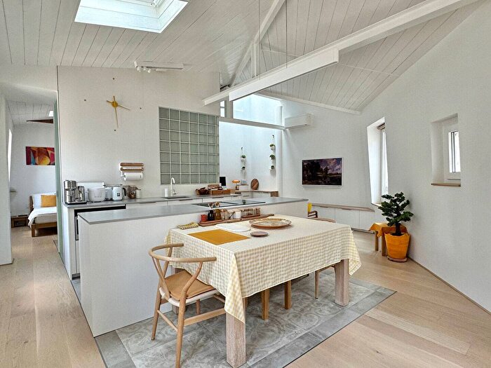 Appartement à louer - Pasteur Montparnasse, Paris ème arrondissement - 2 pièces - 1 chambre