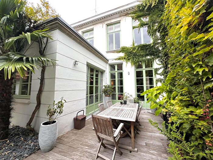 Maison à vendre - Valenciennes - 10 pièces - 5 chambres