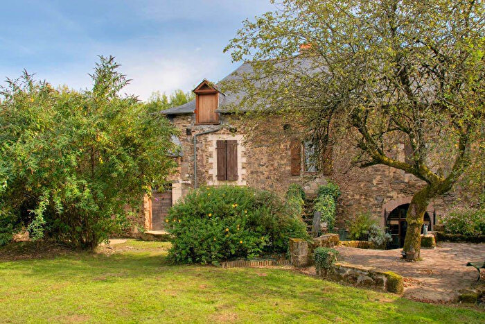 Maison 8 pièces à vendre à Saint-Solve