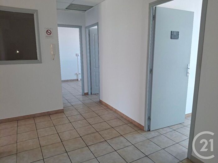 Appartement à vendre - Vauvert - 4 pièces - 3 chambres