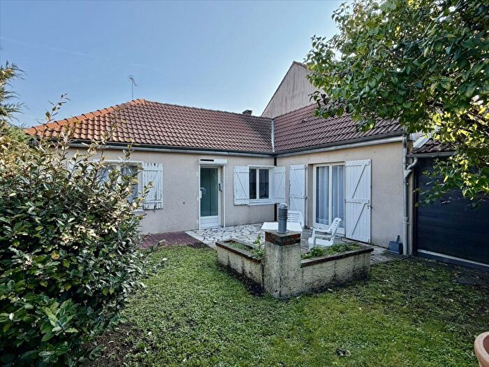 Maison à vendre - Meung-sur-Loire - 4 pièces - 3 chambres