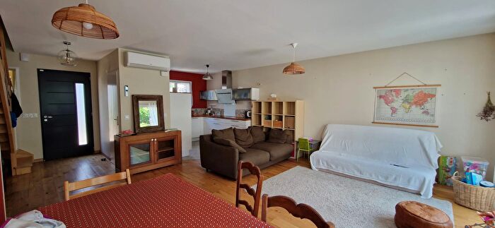 Maison à louer - Bègles, Terres Neuves - 4 pièces - 3 chambres