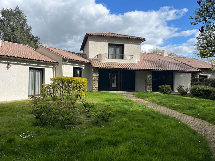 Maison 12 pièces à vendre - Les Herbiers, Centre-ville, Le Grand Fief