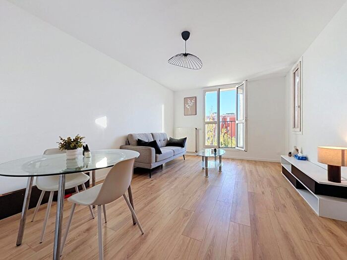 Guyancourt, Le Parc, Les Saules : Appartement 2 pièces à louer