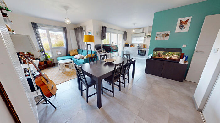 Appartement à vendre - Ambérieu-en-Bugey, Centre-ville - 3 pièces - 2 chambres