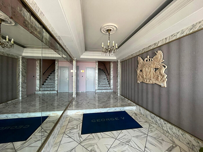 Appartement à vendre - Menton, Hôtel de Ville, Vieille Ville, Musée, Madone, Carnolès - 2 pièces - 1 chambre