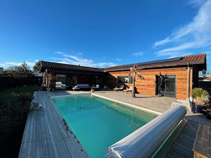 Maison à vendre - Oeyreluy - 6 pièces - 5 chambres