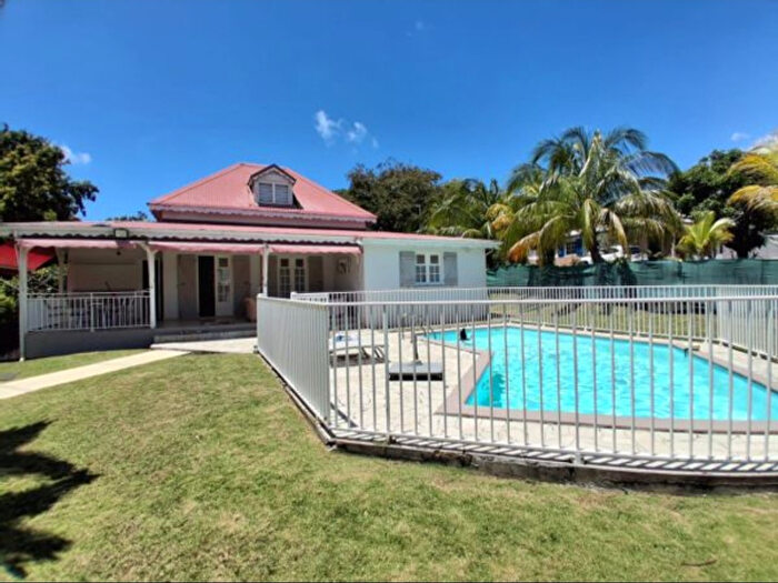 Maison 5 pièces à Baie-Mahault, à louer