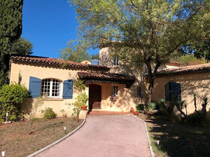 Maison à vendre - Garéoult - 7 pièces - 5 chambres