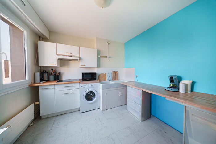 Appartement à louer - Clermont-Ferrand, Jaude, Fontgiève Saint-Alyre - 2 pièces - 1 chambre