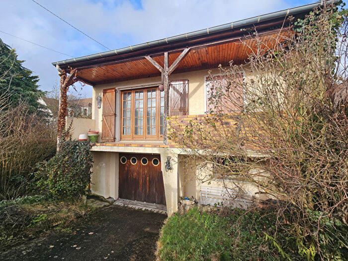 Maison à vendre - Saint-Rémy-lès-Chevreuse - 4 pièces - 2 chambres