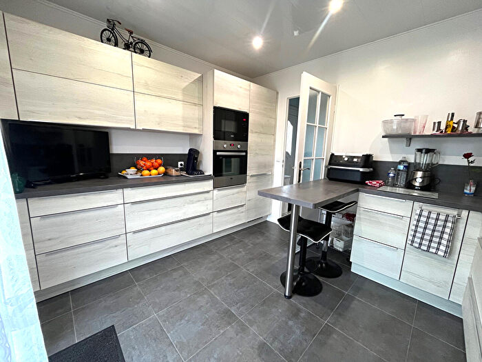 Maison à vendre - Neuilly-en-Thelle - 5 pièces - 3 chambres