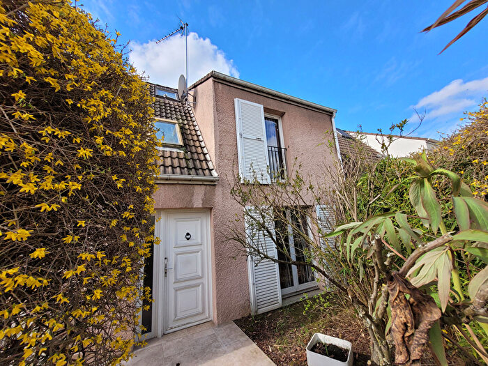 Maison à vendre - Villeneuve-la-Garenne, Est - 5 pièces - 4 chambres