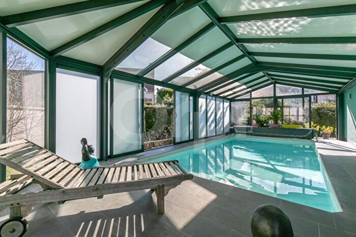 Maison à vendre - La Queue-en-Brie - 8 pièces - 6 chambres