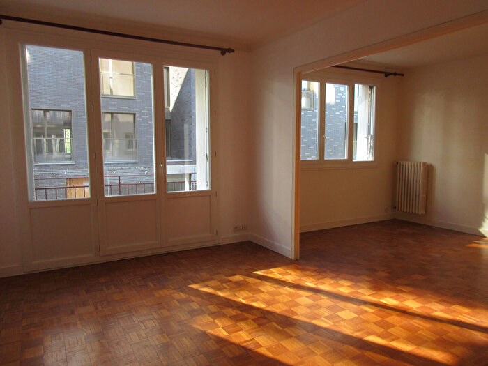 Quartiers Centre, Saint-Anne : Appartement 4 pièces à louer