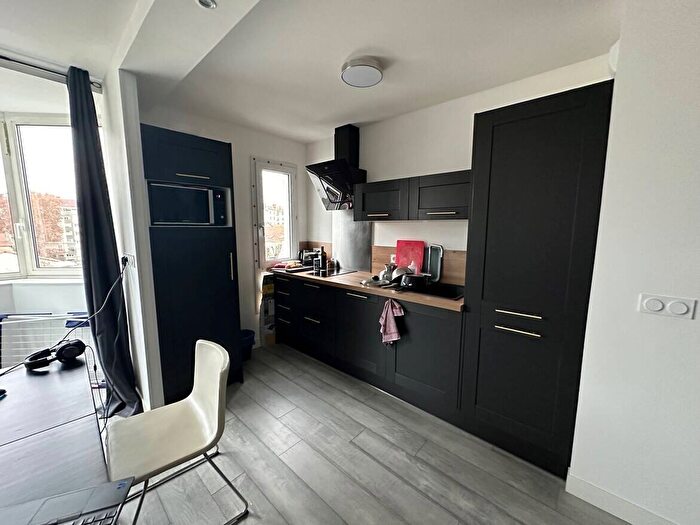 Appartement à louer - Saint Louis, Lyon ème arrondissement - 2 pièces