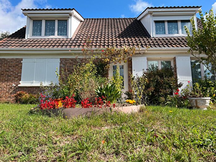 Maison à vendre - Le Mesnil-Saint-Denis - 6 pièces - 4 chambres