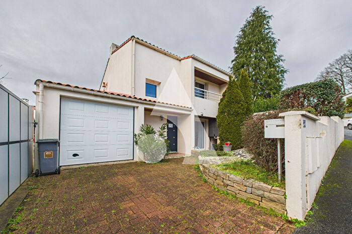 Maison à vendre - La Roche-sur-Yon, Le Bourg sous la Roche - 5 pièces - 3 chambres