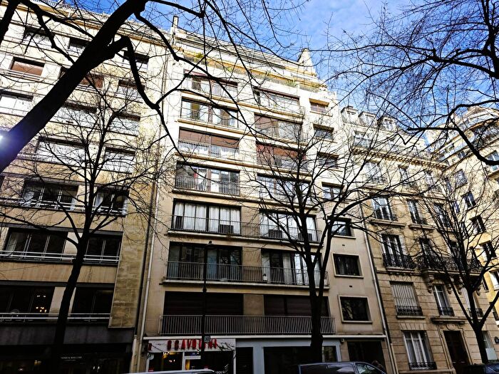 Appartement à louer - Muette Sud, Paris ème arrondissement - 3 pièces - 2 chambres