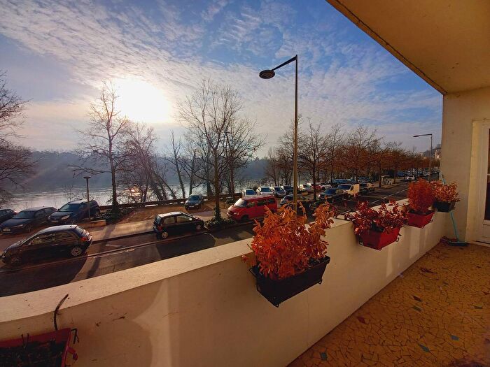 Appartement à louer - Pasteur Margnolles, Caluire-et-Cuire - 3 pièces - 1 chambre