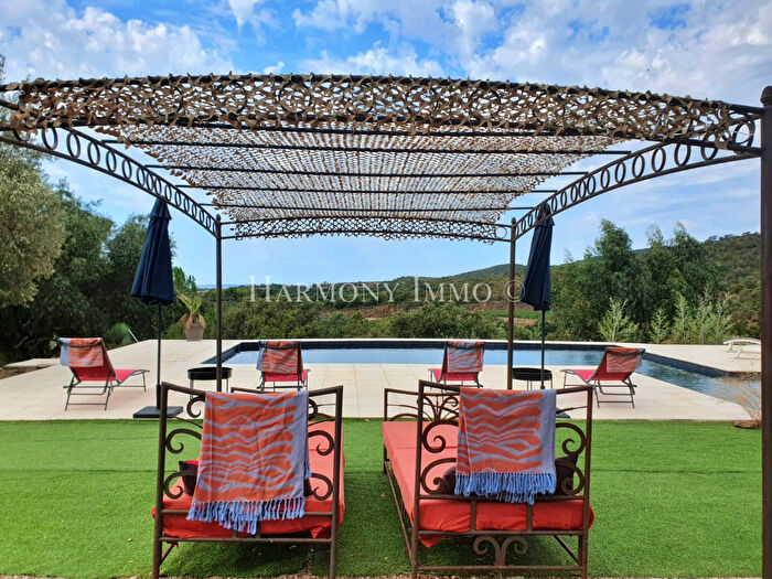 Maison à vendre - La Londe-les-Maures, Valcros, Alicastre, Haut Pansard, Bas Pansard, Le Pin - 9 pièces - 6 chambres