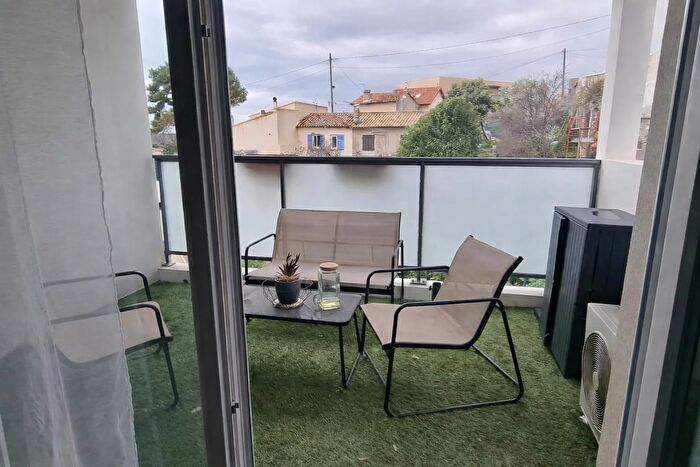 Appartement à vendre - Marseille e , Saint-Henri - 2 pièces - 1 chambre