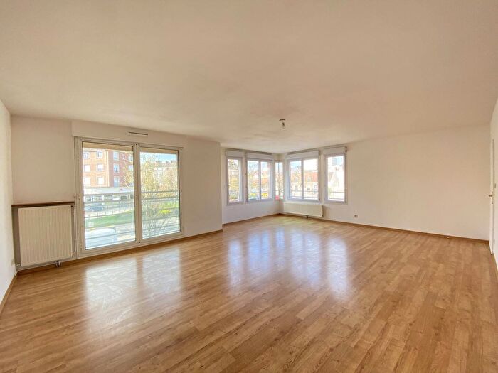 Appartement à louer - Centre-Neuf Bourg-Quesnoy-Delsaux-Musée-Cannoniers-Gare, Valenciennes - 3 pièces - 2 chambres