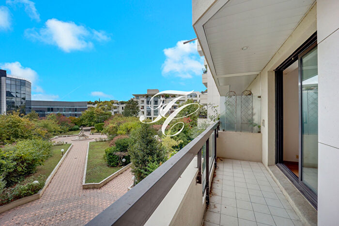 Appartement à vendre - Suresnes, Centre-ville - 3 pièces - 2 chambres