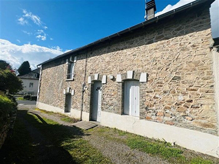 Maison à vendre - Sainte-Fortunade - 6 pièces - 3 chambres