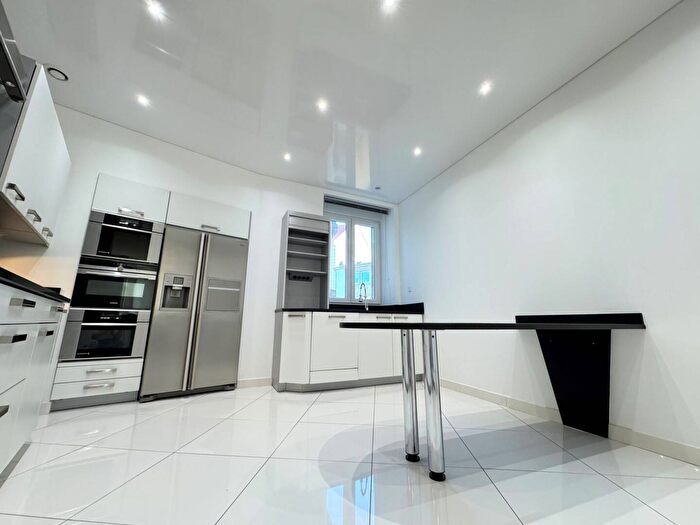 Appartement à louer - Belfort - 7 pièces - 5 chambres