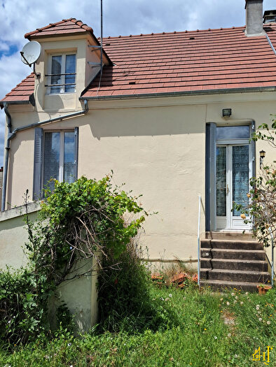 Neuvy-sur-Loire : Maison 4 pièces à vendre