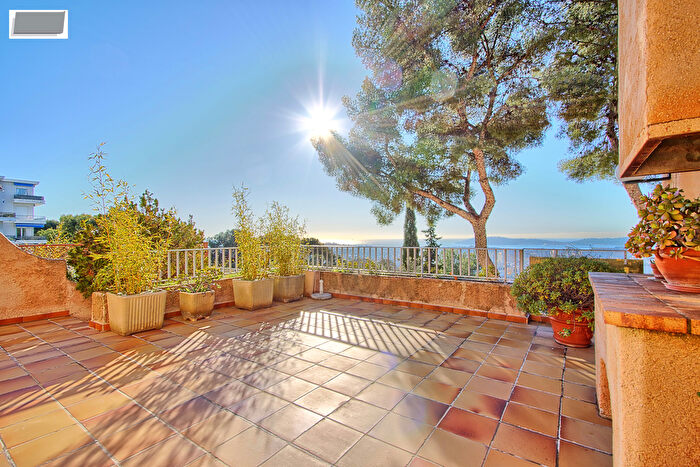 Maison à vendre - Toulon, Siblas - 6 pièces - 4 chambres