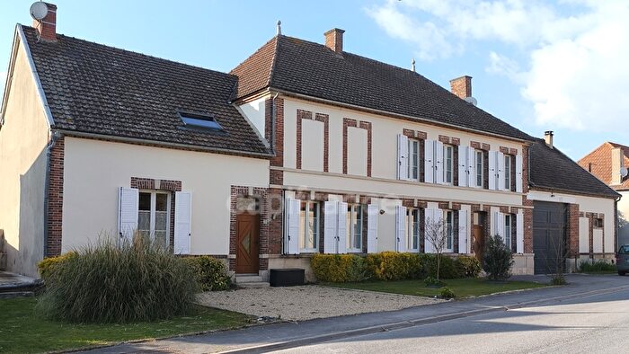 Saint-Mard-lès-Rouffy : Maison 14 pièces à vendre