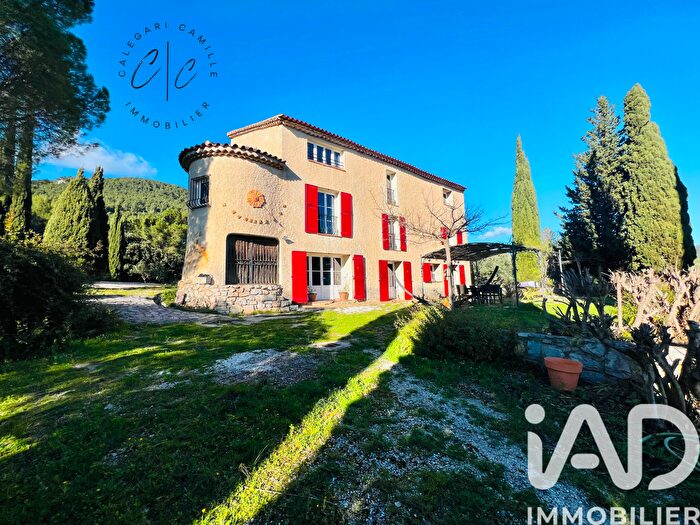 Maison à vendre - Le Revest-les-Eaux - 10 pièces - 6 chambres