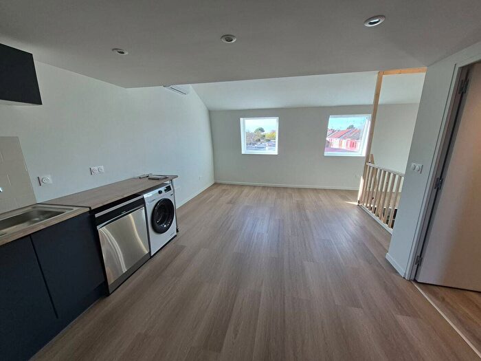 Appartement à louer - Centre, Anzin - 3 pièces - 2 chambres