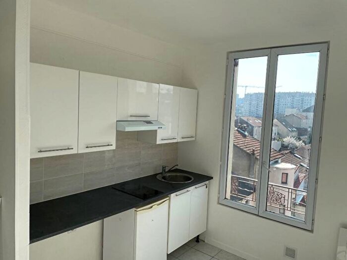 Appartement 2 pièces à louer à Cité Pierre et Marie Curie, Ivry-sur-Seine
