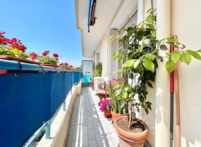 Appartement à vendre - Antibes, Juan-les-Pins, Le Cap - 2 pièces - 1 chambre