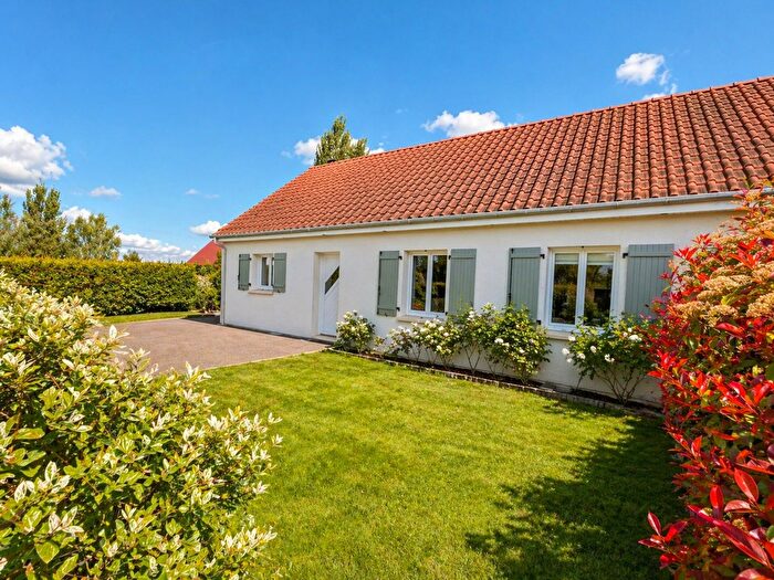 Maison 5 pièces à Favières, à vendre