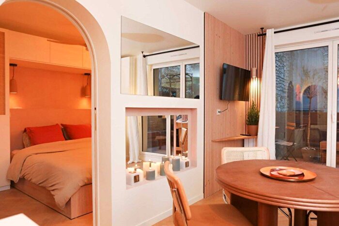 Appartement à louer - Muette Sud, Paris ème arrondissement - 1 pièce