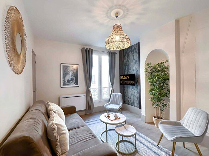 Appartement à louer - Buttes Chaumont, Paris ème arrondissement - 2 pièces - 1 chambre