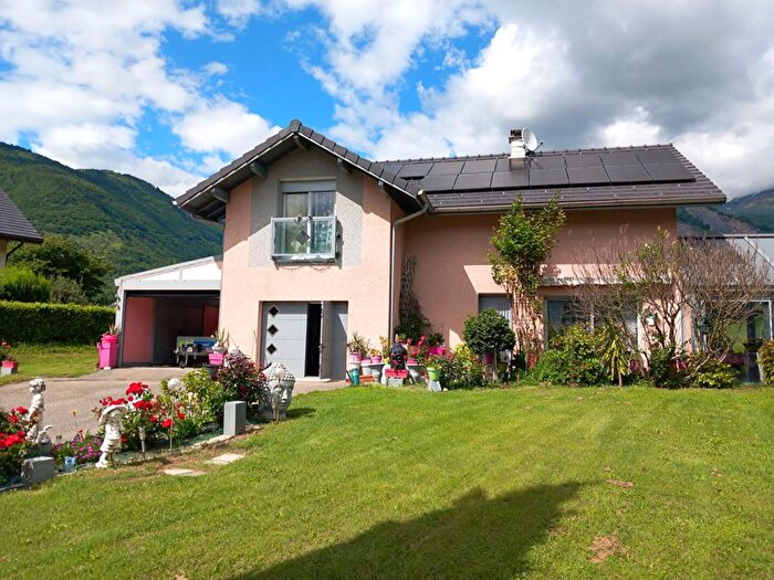 Maison à vendre - Saint-Avre - 6 pièces - 3 chambres