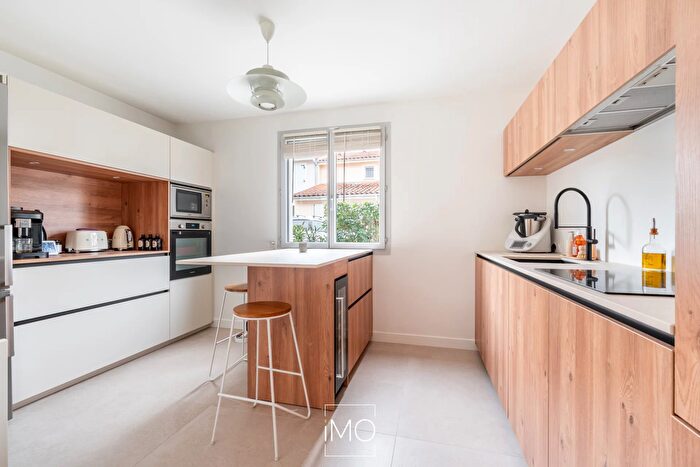 Maison à vendre - Saint-Germain-au-Mont-dOr - 5 pièces - 4 chambres