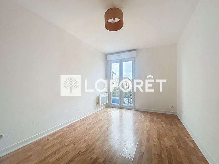 Vert-Saint-Denis : Appartement 1 pièce à vendre