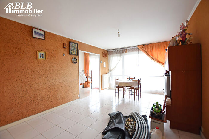 Appartement à vendre - Les Essarts-le-Roi - 3 pièces - 2 chambres