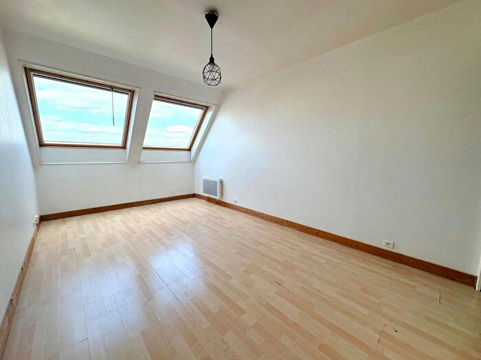 Appartement à louer - Jardin Public, Bordeaux - 1 pièce