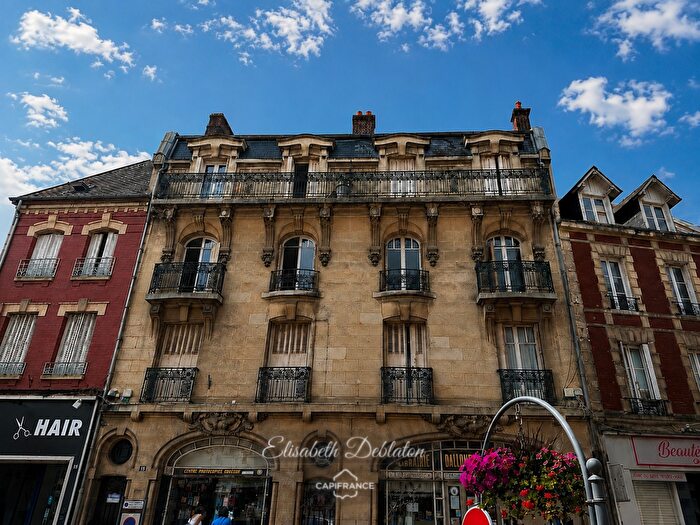 Appartement 3 pièces à Noyon, Centre-ville, à vendre