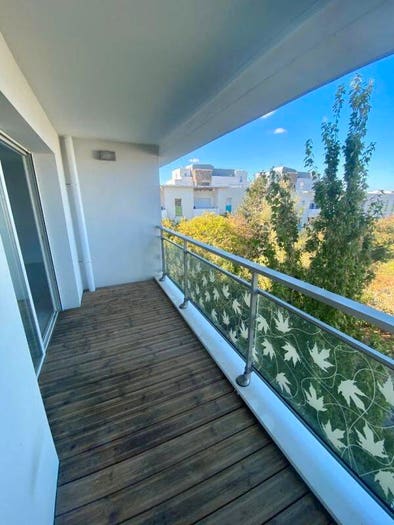 Zone Industrielle Quatre Pavillons-La Gardette, Lormont : Appartement 2 pièces à louer